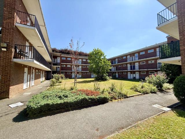 apartment in Elizabeth House Alexander Street