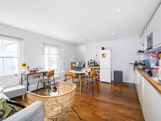 apartment in Ellsworth Street