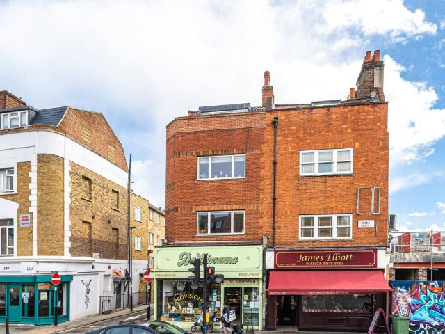 apartment in Essex Road, N1