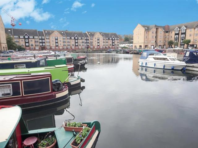 apartment in Evans Wharf HP3