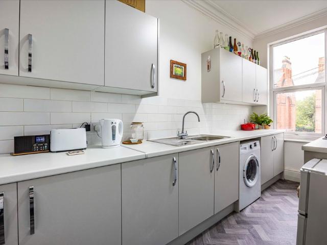 apartment in Foxhall Road, Nottingham, NG7