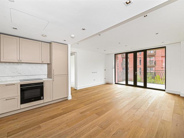 apartment in Fenwick Mansions, Paddington, W2