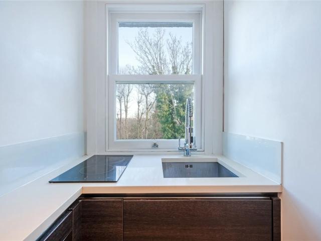 apartment in Fitzjohns Avenue Hampstead, NW3