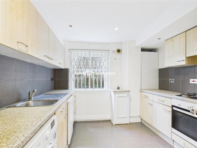apartment in Finchley Road, London, NW3 7BB