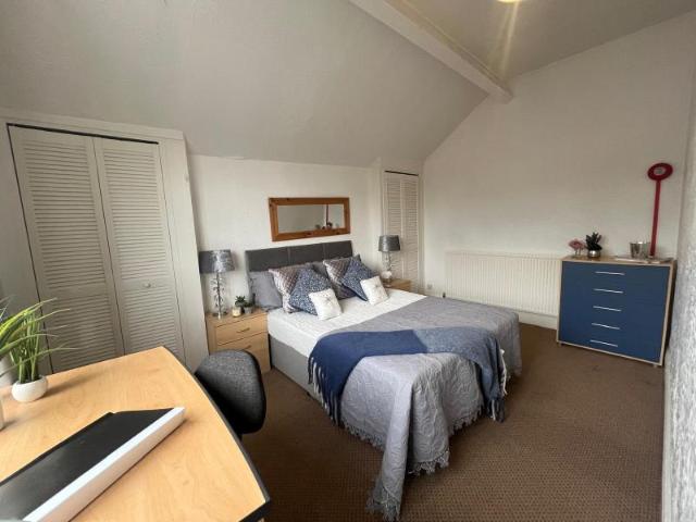 apartment in Flat 5 Regent Park Avenue, LS6 2AU