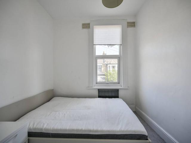 apartment in Francis Road