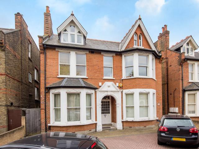 apartment in Freeland Road