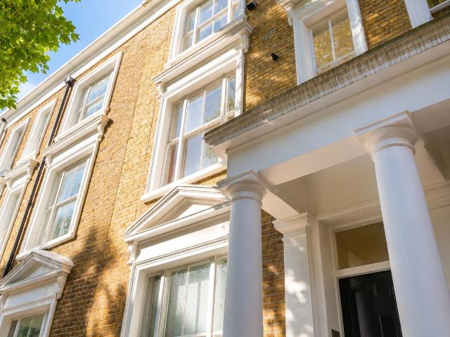 apartment in Kempsford Gardens