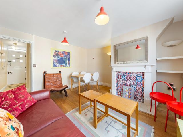apartment in Kempton House, Whitmore Estate, London N1 5PE