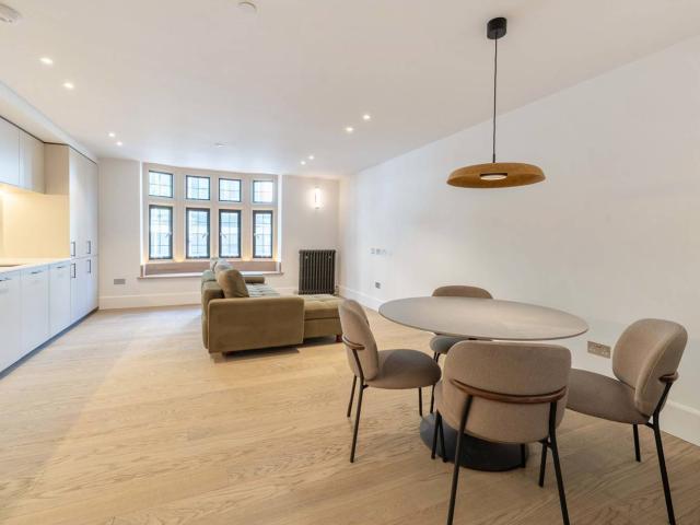 apartment in Kensington High Street
