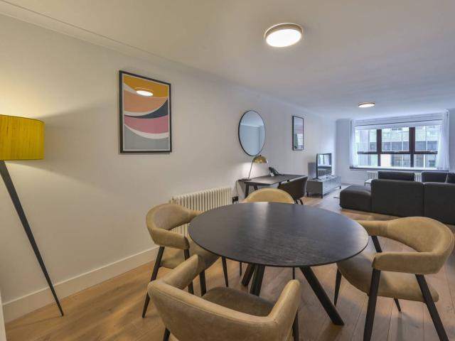 apartment in Kensington High Street, London, W8