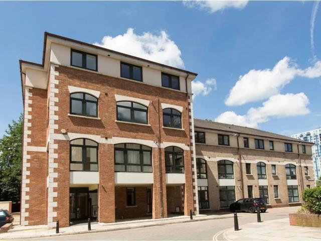 apartment in Kensington House Corner Hall, HP3
