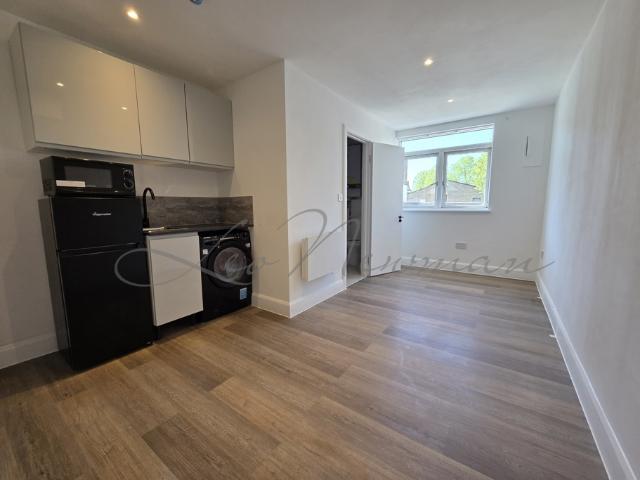 apartment in Kilburn High Road, Kilburn, NW6