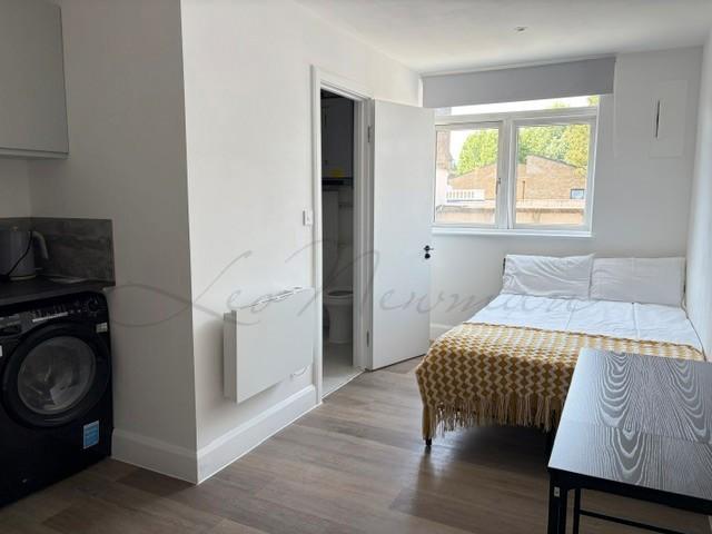 apartment in Kilburn High Road, Kilburn, NW6