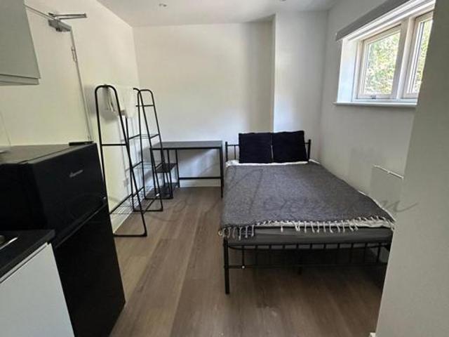 apartment in Kilburn High Road, Kilburn, NW6