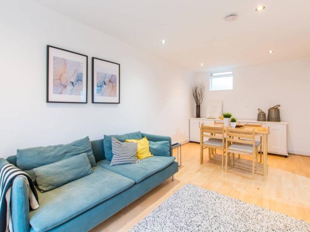 apartment in Kimberley Gardens