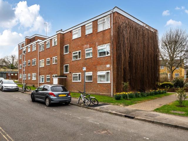 apartment in Kingston Upon Thames