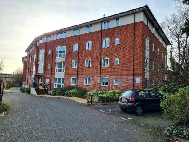 apartment in Kings Place North Drive, Hatfield AL9
