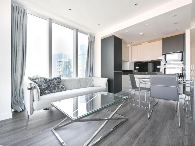 apartment in Kingwood House, 1 Chaucer Gardens, LONDON