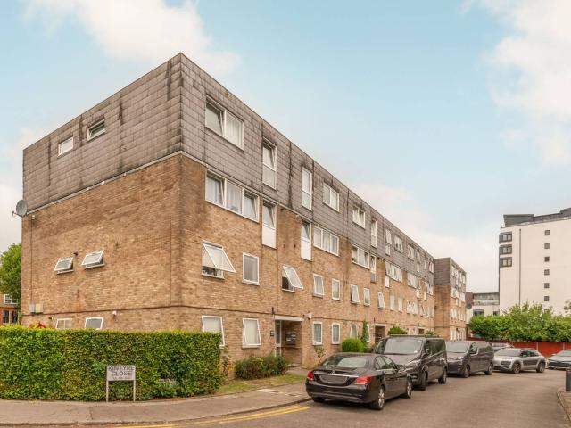 apartment in Kintyre Close