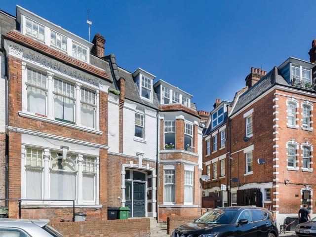 apartment in Howitt Road