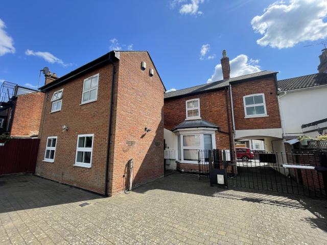 apartment in Hockliffe Street, Leighton Buzzard, LU7