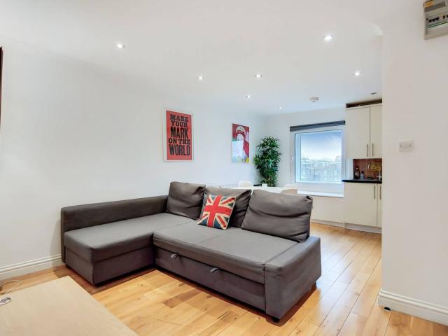 apartment in.Hogarth Road