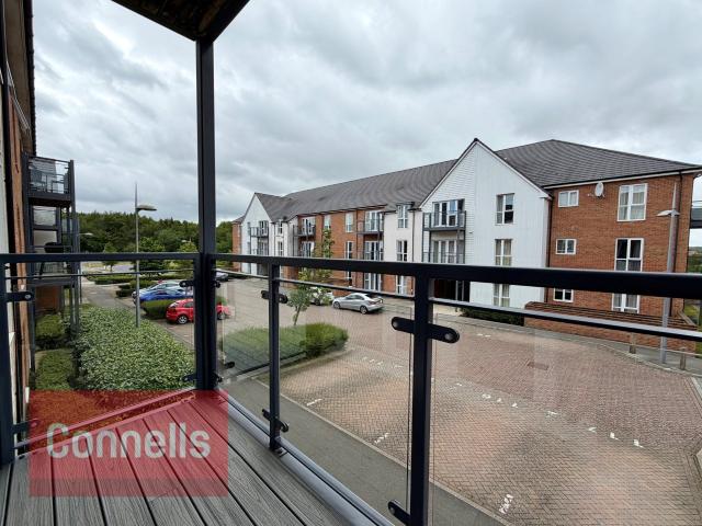apartment in Holmbush Mews