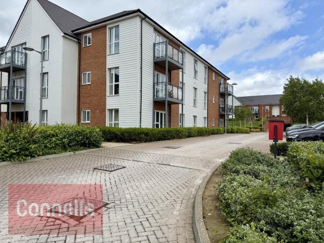 apartment in Holmbush Mews