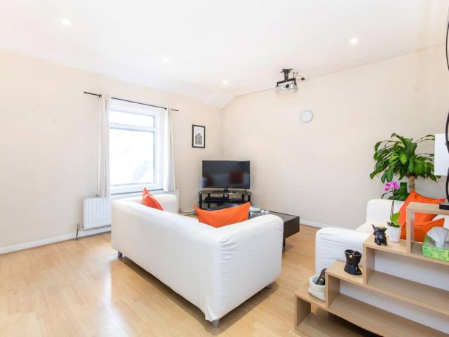 apartment in Homefield Road