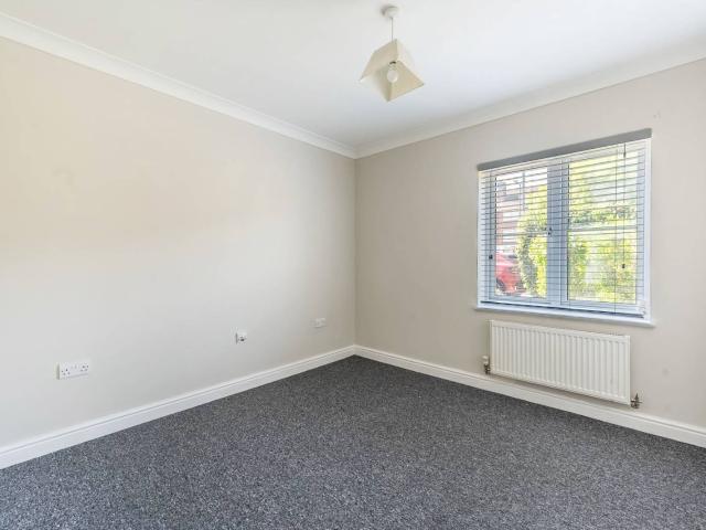 apartment in Honeypot Lane