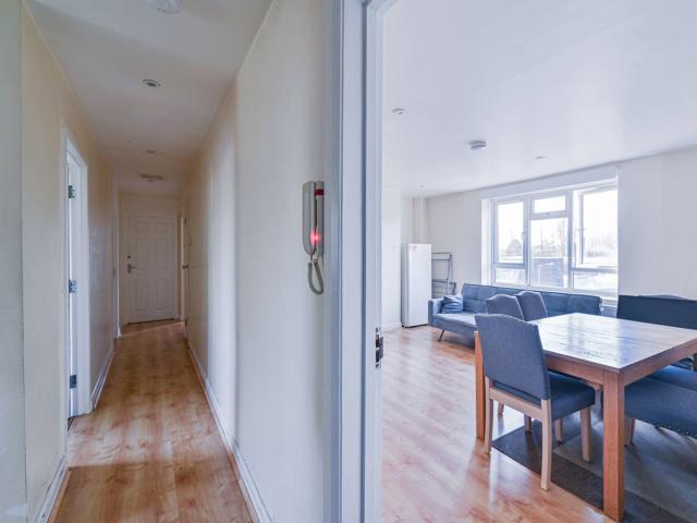 apartment in Hazelhurst Road