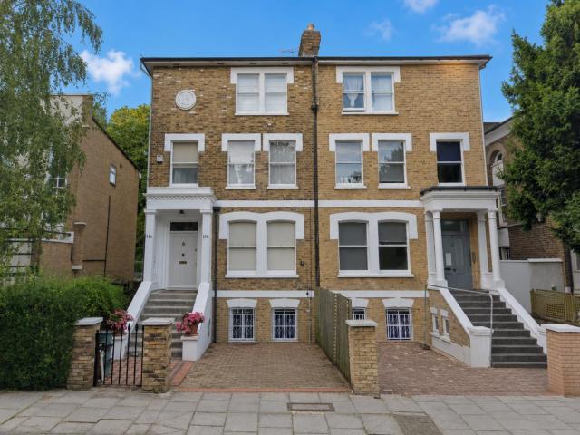 Apartment In Hazellville Road, London N19