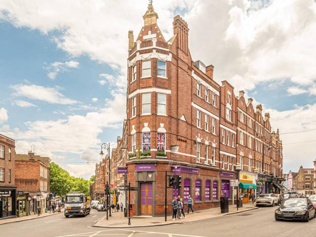apartment in Hampstead High Street