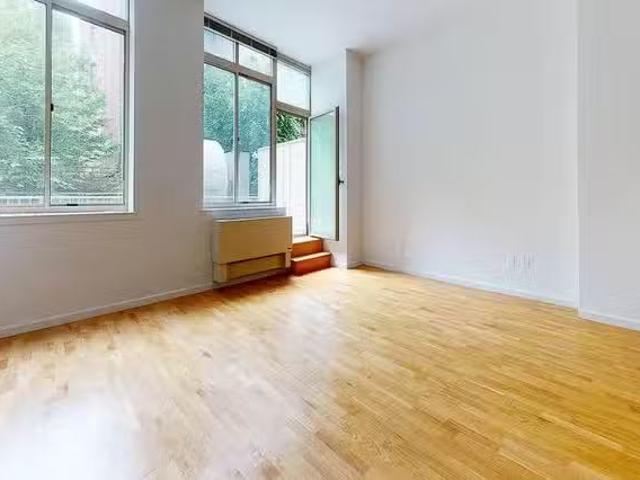 Apartment in Harlem East