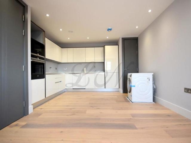 apartment in Hendon Way, Hendon, NW4