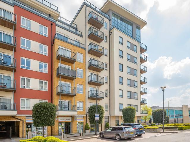 apartment in Heritage Avenue