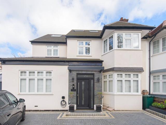 apartment in Hervey Close