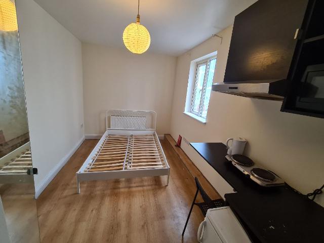 apartment in High Road, Wembley, HA9