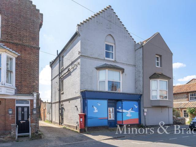 apartment in High Street, East Runton