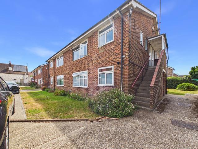 apartment in Highdown Avenue, Worthing, BN13 1QL