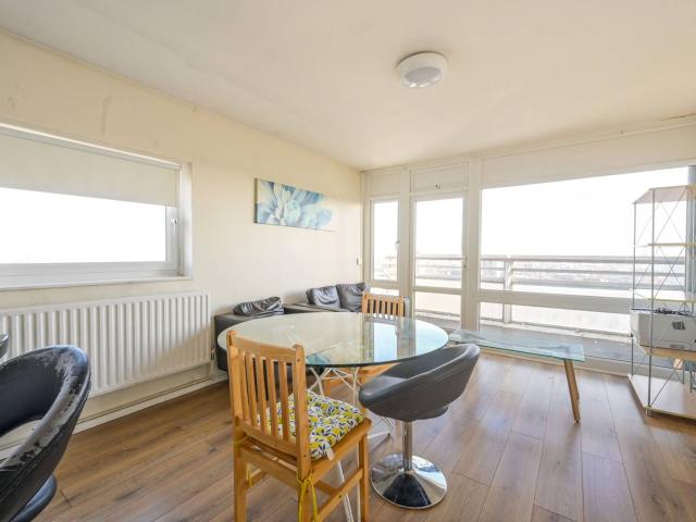 apartment in Hindmarsh Close