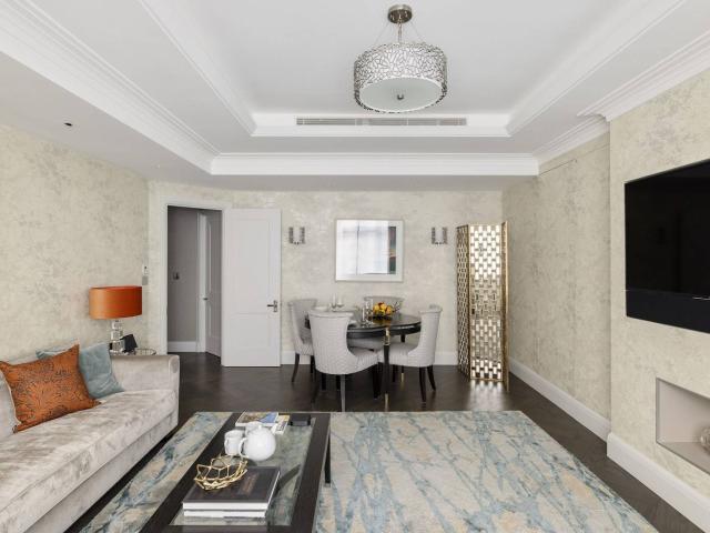 apartment in Hyde Park Residence