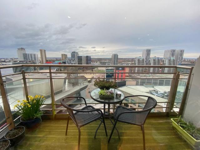 apartment in Imperial Point, Salford Quays, M50