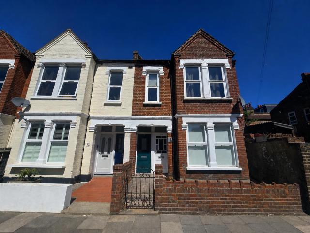 Apartment In Inglemere Road, Mitcham Cr4