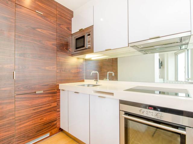 apartment in Ontario Tower