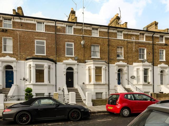 apartment in Oaklands Grove