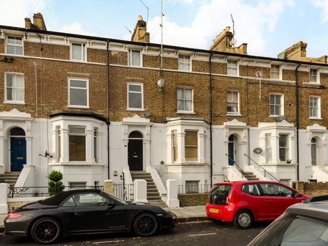 apartment in Oaklands Grove