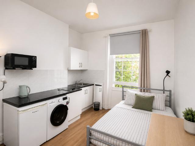 apartment in Oakley Square, Camden, London, NW1