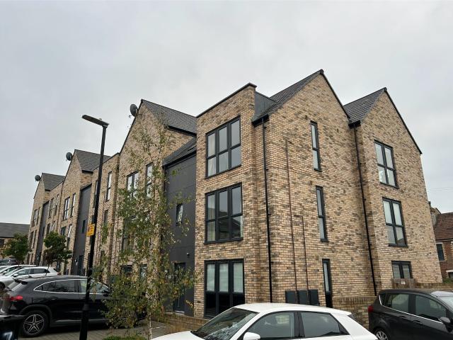 apartment in Old Pump House Close, Bedminster Down, BS13